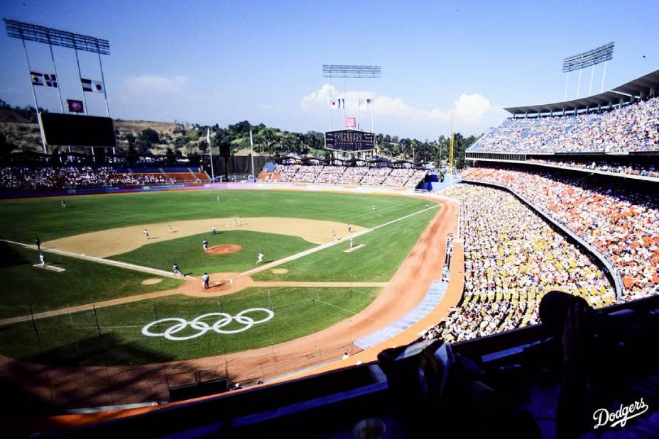 Impide equipo de béisbol entrada de ICE al Dodgers Stadium en Los Ángeles Impide equipo de béisbol entrada de ICE al Dodgers Stadium en Los Ángeles